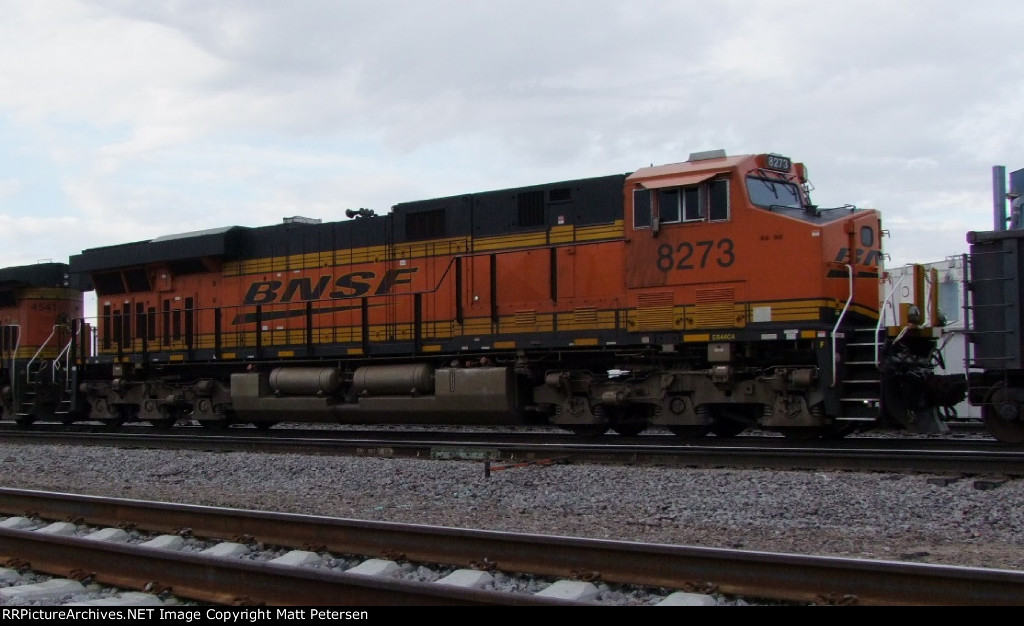 BNSF 8273